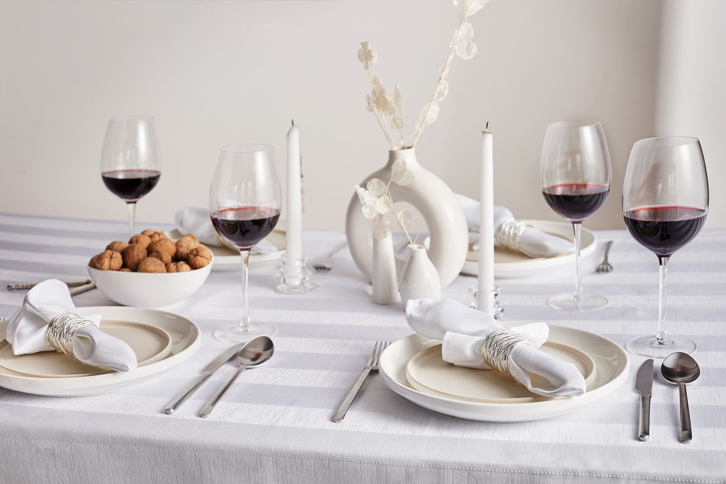 Luxurious Easy-Care Table Linens